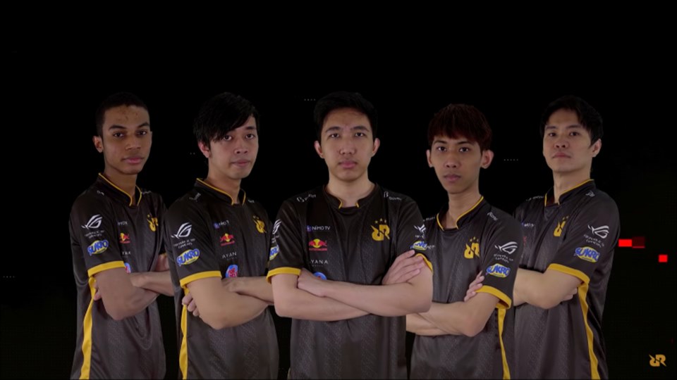 Cara Menjadi Atlet Esports Profesional yang Tawarkan Gaji Tinggi - Artikel